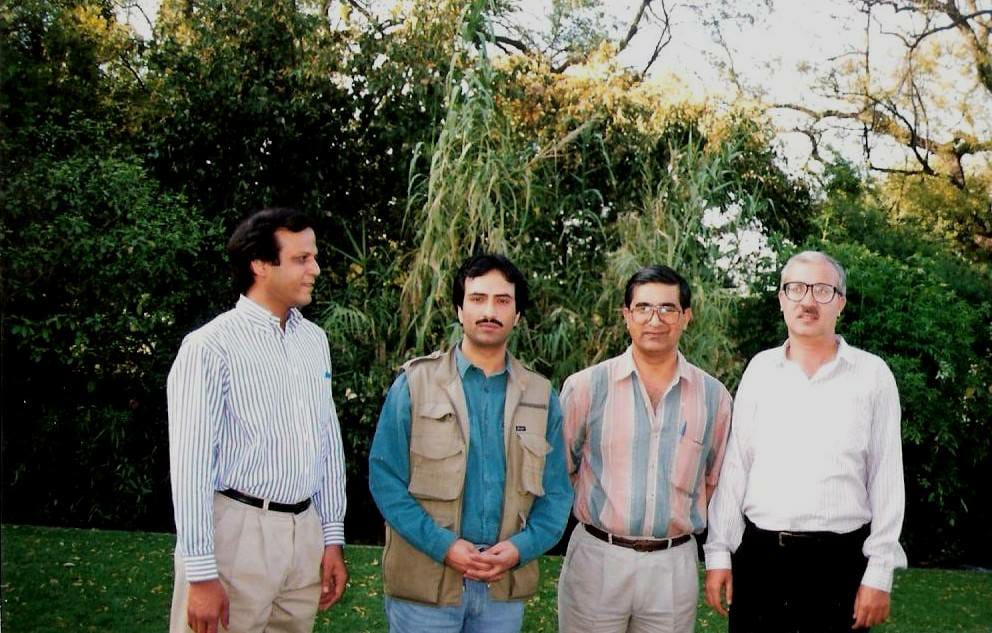 Kashmiris Reminisce the 90s BBC Urdu Radio Days as they Mourn the Demise of Veteran Journalist ...