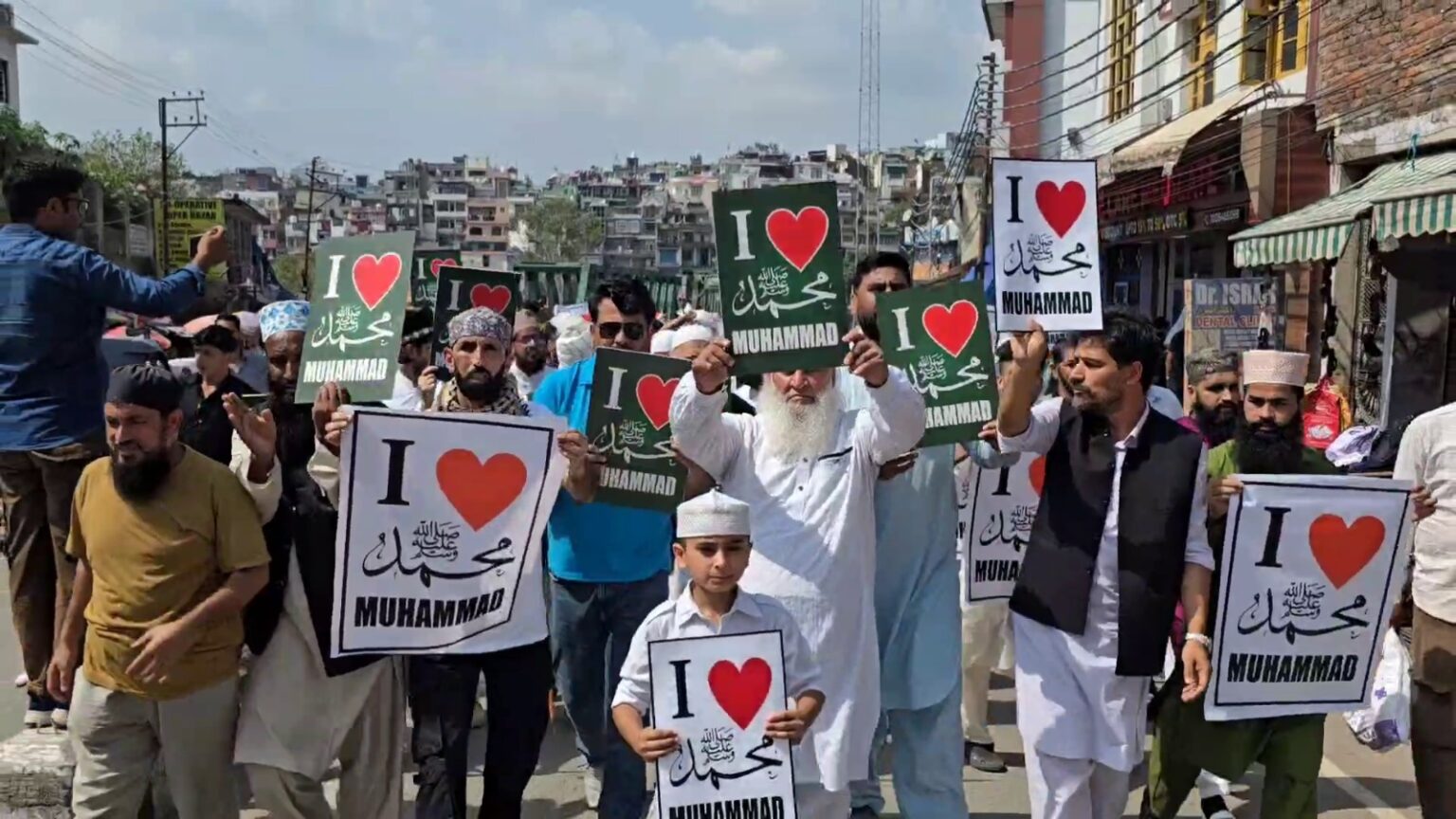 Over 1300 booked for 'I Love Muhammad' banners across India: APCR - The ...
